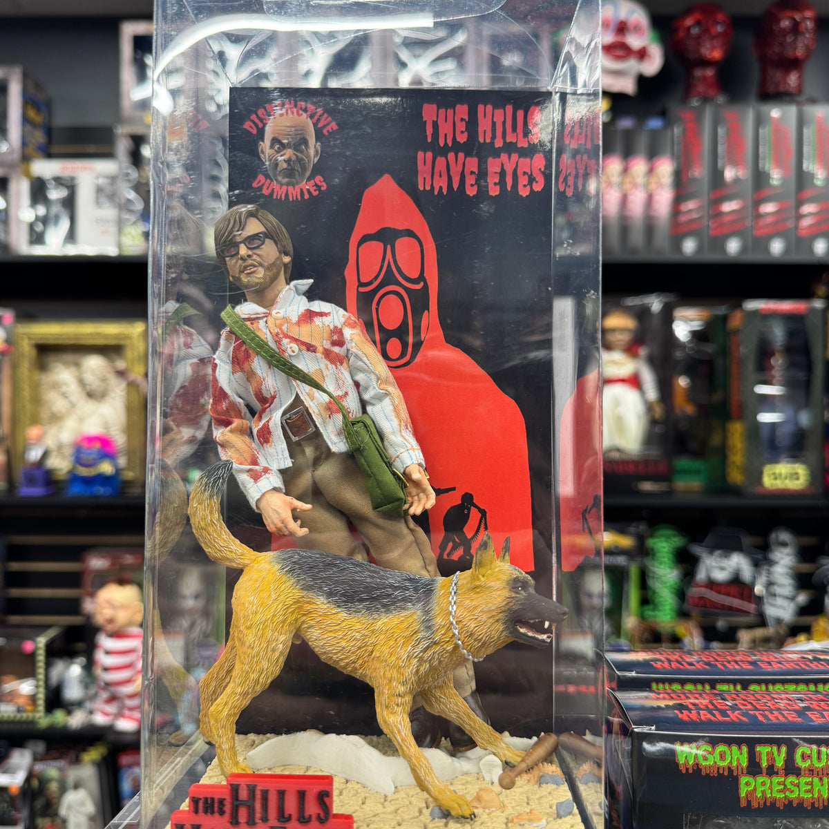 The Hills Have Eyes (2006): Doug and Beast - 1/9 Scale Figure ...